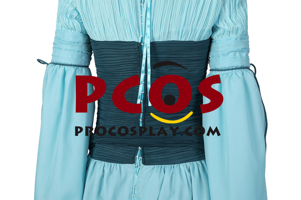 Enter the enchanted world of Middle-Earth with Galadriel Cosplay ...