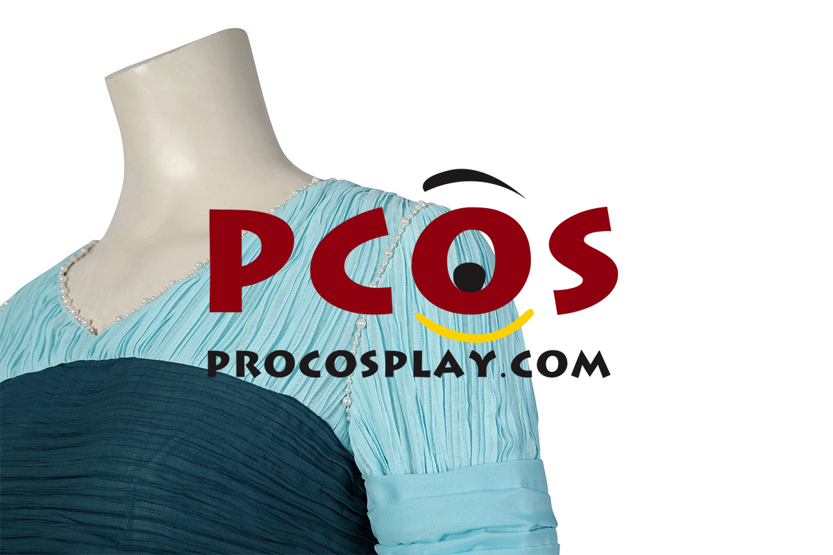 Enter the enchanted world of Middle-Earth with Galadriel Cosplay ...